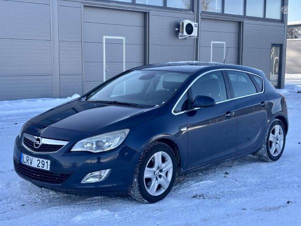 Zils Opel Astra 2010 Viļņa, ar dzinēja tilpumu 1.69 L un nobraukumu 320 tūkst. km par 2100 €, foto 1 vietnē AUTOMOTO.COM.LV
