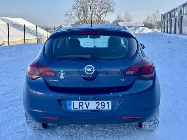 Zils Opel Astra 2010 Viļņa, ar dzinēja tilpumu 1.69 L un nobraukumu 320 tūkst. km par 2100 €, foto 4 vietnē AUTOMOTO.COM.LV