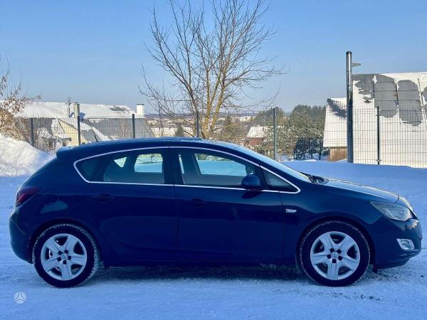 Zils Opel Astra 2010 Viļņa, ar dzinēja tilpumu 1.69 L un nobraukumu 320 tūkst. km par 2100 €, foto 6 vietnē AUTOMOTO.COM.LV