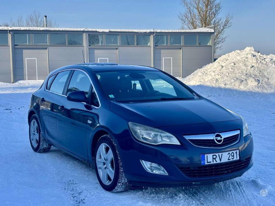 Zils Opel Astra 2010 Viļņa, ar dzinēja tilpumu 1.69 L un nobraukumu 320 tūkst. km par 2100 €, foto 7 vietnē AUTOMOTO.COM.LV