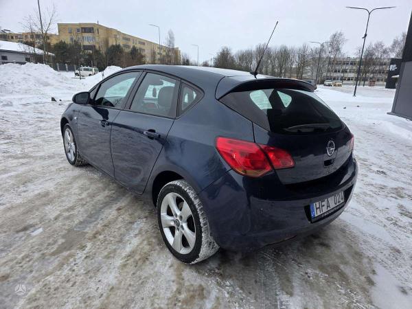 Zils Opel Astra 2010 Šauļi, ar dzinēja tilpumu 1.70 L un nobraukumu 230 tūkst. km par 2250 €, foto 7 vietnē AUTOMOTO.COM.LV