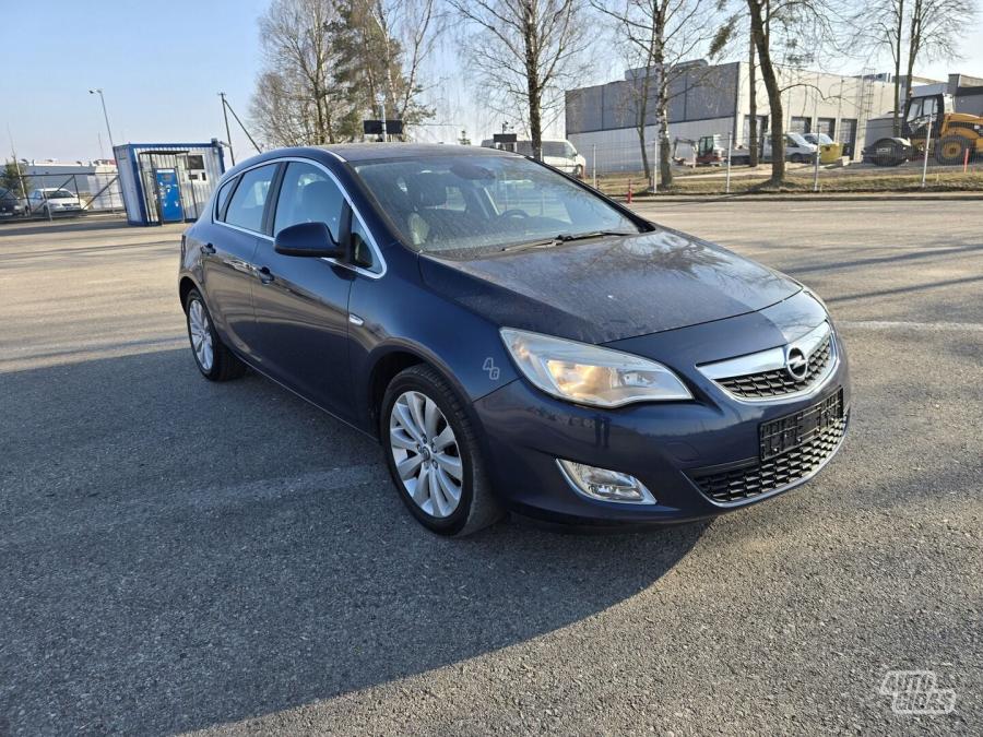 Zils Opel Astra 2010 Marijampole, ar dzinēja tilpumu 1.60 L un nobraukumu 250 tūkst. km par 2550 €, foto 3 vietnē AUTOMOTO.COM.LV