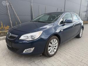 Blue Opel Astra 2010 in Vilnius, with an engine capacity of 1.40 L and mileage of 180 thousand km for 3900 €, photo  on AUTOMOTO.COM.LV