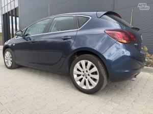 Blue Opel Astra 2010 in Vilnius, with an engine capacity of 1.40 L and mileage of 180 thousand km for 3900 €, photo 5 on AUTOMOTO.COM.LV