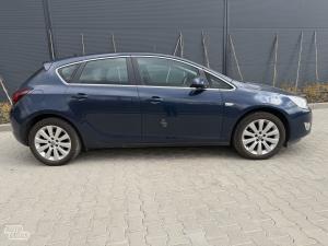 Blue Opel Astra 2010 in Vilnius, with an engine capacity of 1.40 L and mileage of 180 thousand km for 3900 €, photo 7 on AUTOMOTO.COM.LV