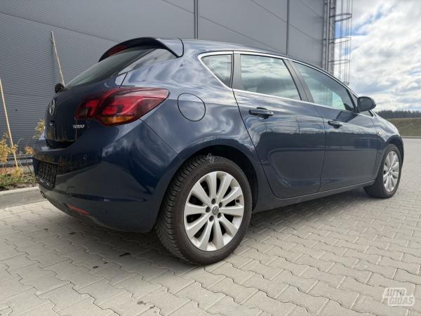 Blue Opel Astra 2010 in Vilnius, with an engine capacity of 1.40 L and mileage of 180 thousand km for 3900 €, photo 7 on AUTOMOTO.COM.LV