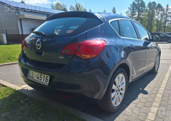 Zils Opel Astra 2010 Rīga, ar dzinēja tilpumu 1.70 L un nobraukumu 255 tūkst. km par 2850 €, foto 4 vietnē AUTOMOTO.COM.LV