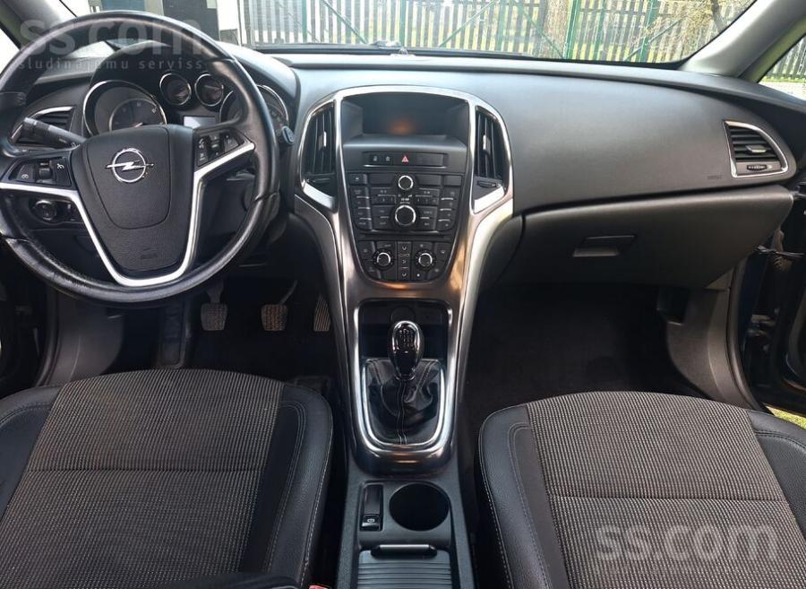 Zils Opel Astra 2010 Rīga, ar dzinēja tilpumu 1.70 L un nobraukumu 255 tūkst. km par 2850 €, foto 7 vietnē AUTOMOTO.COM.LV