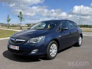 Zils Opel Astra 2010 Liepāja, ar dzinēja tilpumu 1.60 L un nobraukumu 183 tūkst. km par 4400 €, foto  vietnē AUTOMOTO.COM.LV