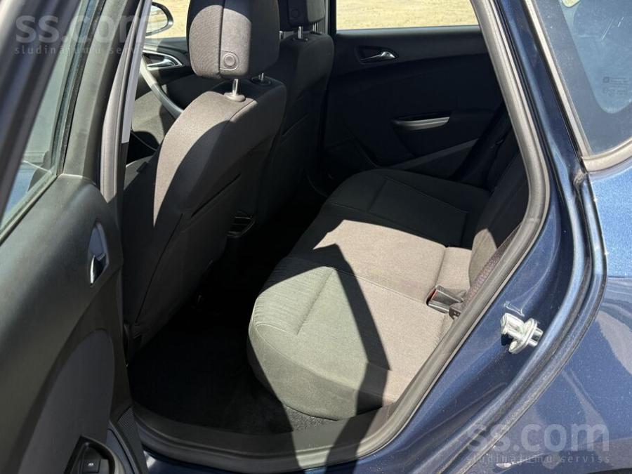 Zils Opel Astra 2010 Liepāja, ar dzinēja tilpumu 1.60 L un nobraukumu 183 tūkst. km par 4400 €, foto 11 vietnē AUTOMOTO.COM.LV