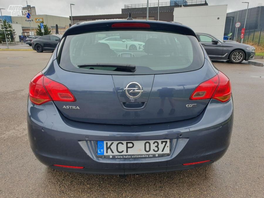Blue Opel Astra 2010 in Kaunas, with an engine capacity of 1.70 L and mileage of 325 thousand km for 2750 €, photo 6 on AUTOMOTO.COM.LV