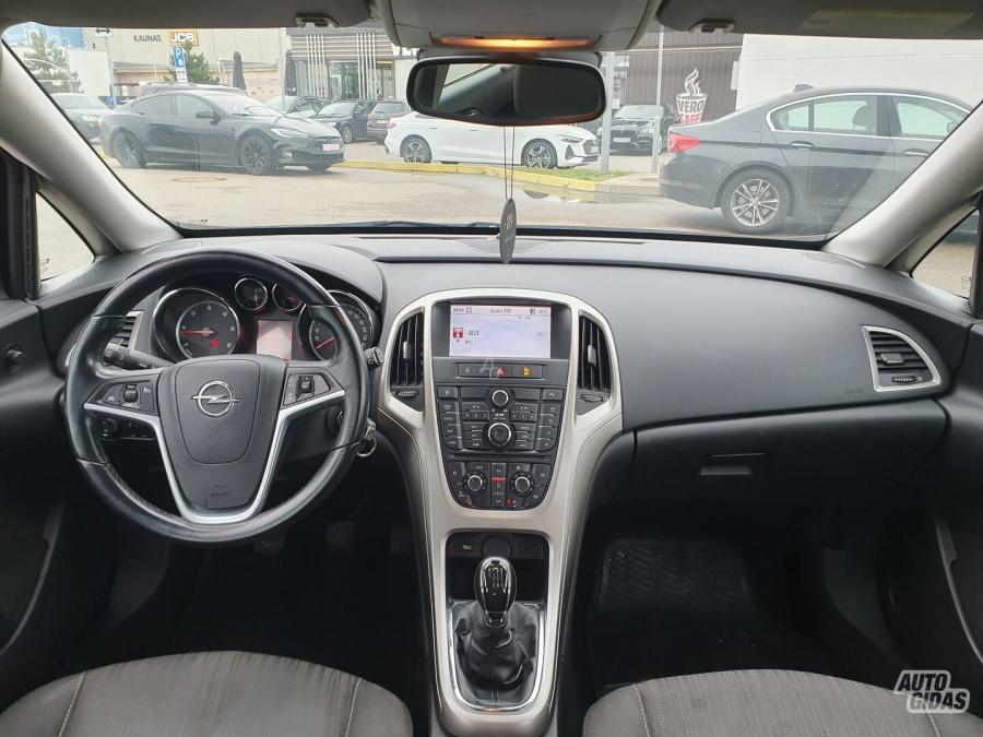 Blue Opel Astra 2010 in Kaunas, with an engine capacity of 1.70 L and mileage of 325 thousand km for 2750 €, photo 8 on AUTOMOTO.COM.LV