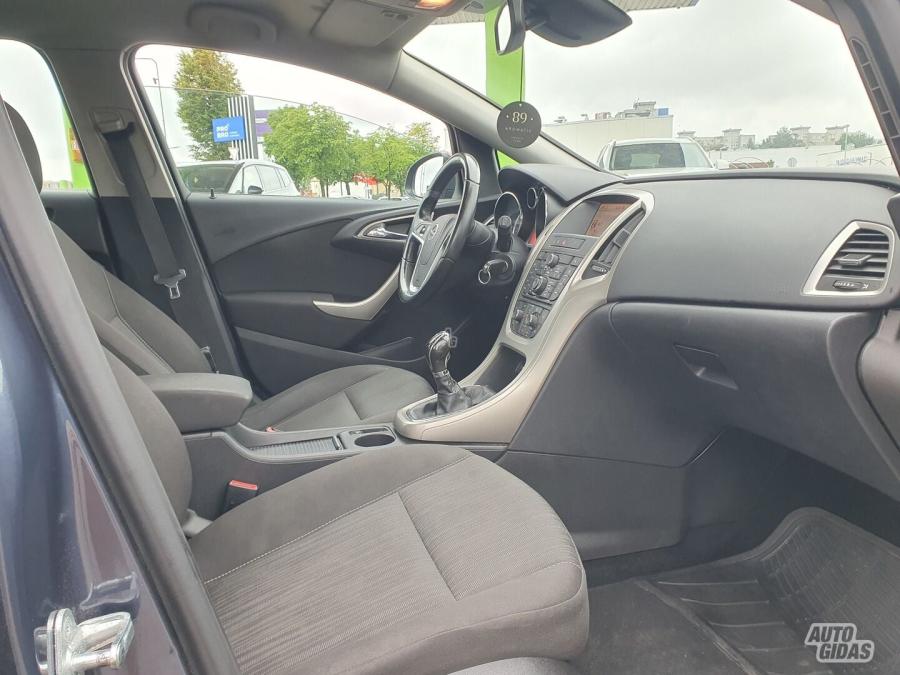 Blue Opel Astra 2010 in Kaunas, with an engine capacity of 1.70 L and mileage of 325 thousand km for 2750 €, photo 10 on AUTOMOTO.COM.LV