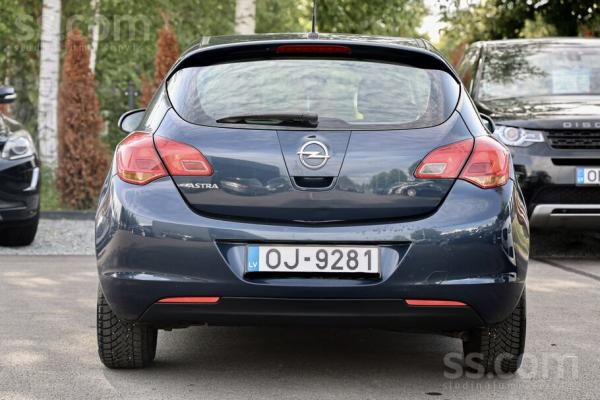 Blue Opel Astra 2010 in Jelgava, with an engine capacity of 1.60 L and mileage of 182 thousand km for 3750 €, photo 6 on AUTOMOTO.COM.LV