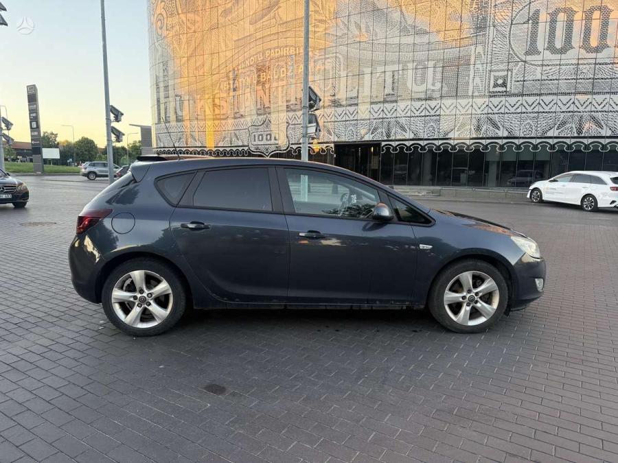 Zils Opel Astra 2010 Kauņa, ar dzinēja tilpumu 1.69 L un nobraukumu 262 tūkst. km par 1790 €, foto 3 vietnē AUTOMOTO.COM.LV
