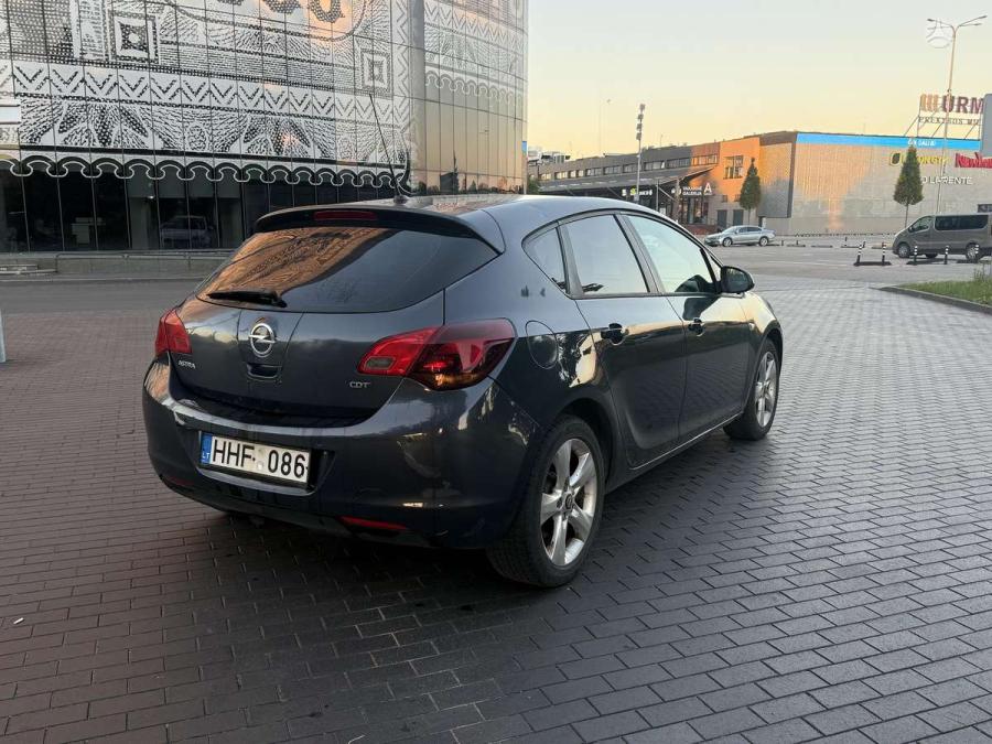 Zils Opel Astra 2010 Kauņa, ar dzinēja tilpumu 1.69 L un nobraukumu 262 tūkst. km par 1790 €, foto 4 vietnē AUTOMOTO.COM.LV
