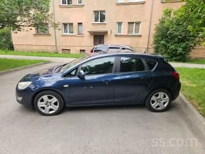 Blue Opel Astra 2010 in Riga, with an engine capacity of 1.40 L and mileage of 214 thousand km for 2500 €, photo 12 on AUTOMOTO.COM.LV