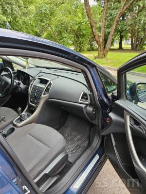 Blue Opel Astra 2010 in Riga, with an engine capacity of 1.40 L and mileage of 214 thousand km for 2500 €, photo 16 on AUTOMOTO.COM.LV