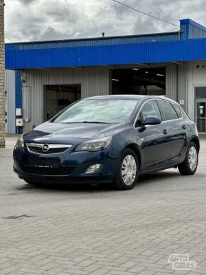 Zils Opel Astra 2010 Kretinga, ar dzinēja tilpumu 1.60 L un nobraukumu 280 tūkst. km par 4000 €, foto  vietnē AUTOMOTO.COM.LV