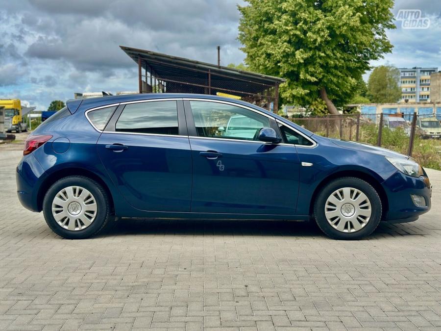 Zils Opel Astra 2010 Kretinga, ar dzinēja tilpumu 1.60 L un nobraukumu 280 tūkst. km par 4000 €, foto 5 vietnē AUTOMOTO.COM.LV