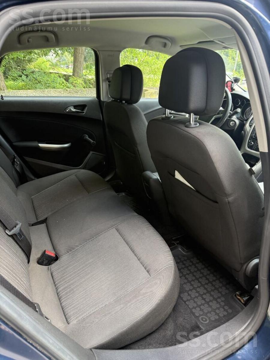Zils Opel Astra 2010 Rīga, ar dzinēja tilpumu 1.70 L un nobraukumu 206 tūkst. km par 2700 €, foto 7 vietnē AUTOMOTO.COM.LV
