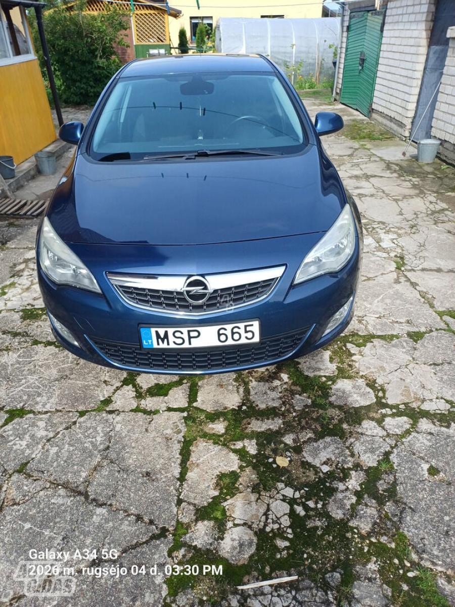 Синий Опель Астра 2010 в Мажейкяй, объемом двигателя 1.70 л и пробегом 151 тыс. км за 3500 €, фото 1 на AUTOMOTO.COM.LV