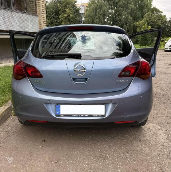 Zils Opel Astra 2010 Kauņa, ar dzinēja tilpumu 1.40 L un nobraukumu 203 tūkst. km par 2600 €, foto 5 vietnē AUTOMOTO.COM.LV