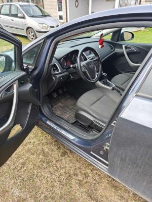 Zils Opel Astra 2010 Viļņa, ar dzinēja tilpumu 1.40 L un nobraukumu 124 tūkst. km par 1350 €, foto 4 vietnē AUTOMOTO.COM.LV