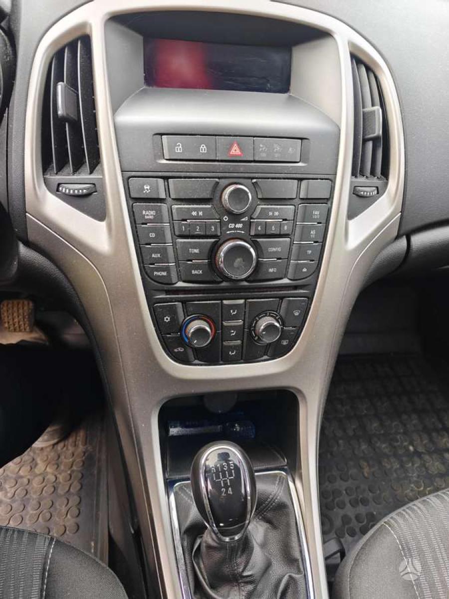 Zils Opel Astra 2010 Viļņa, ar dzinēja tilpumu 1.40 L un nobraukumu 124 tūkst. km par 1350 €, foto 6 vietnē AUTOMOTO.COM.LV