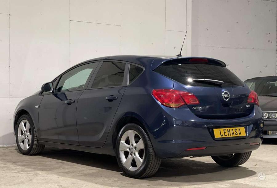 Zils Opel Astra 2010 Klaipėda, ar dzinēja tilpumu 1.69 L un nobraukumu 151 tūkst. km par 3999 €, foto 5 vietnē AUTOMOTO.COM.LV