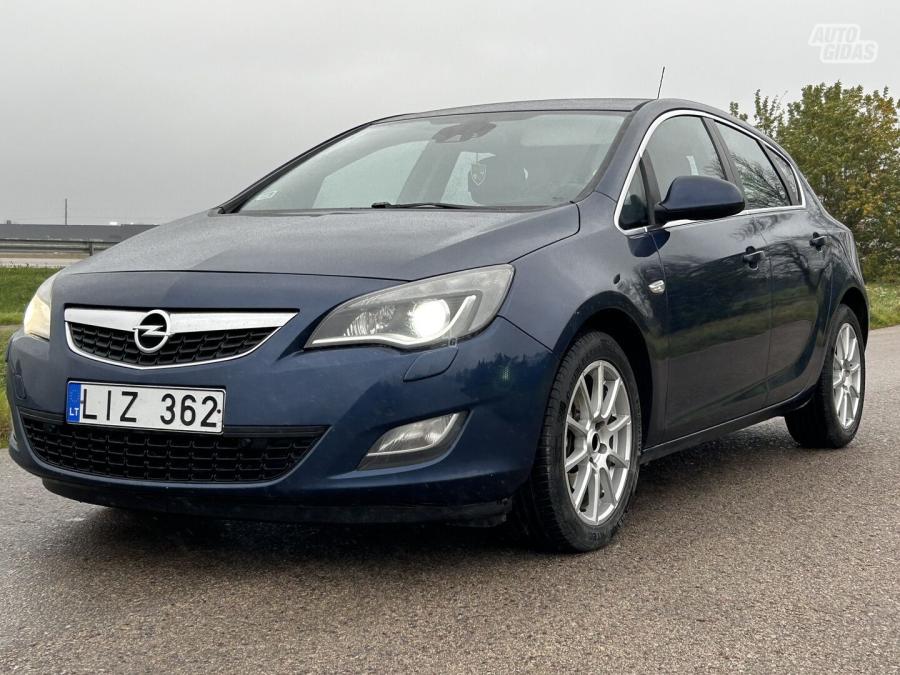 Zils Opel Astra 2010 Panevēža, ar dzinēja tilpumu 2.00 L un nobraukumu 370 tūkst. km par 1700 €, foto 1 vietnē AUTOMOTO.COM.LV