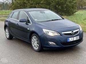 Zils Opel Astra 2010 Panevēža, ar dzinēja tilpumu 2.00 L un nobraukumu 370 tūkst. km par 1700 €, foto 3 vietnē AUTOMOTO.COM.LV
