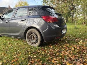 Zils Opel Astra 2010 Tukums, ar dzinēja tilpumu 1.70 L un nobraukumu 367 tūkst. km par 2000 €, foto 4 vietnē AUTOMOTO.COM.LV