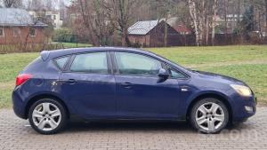 Blue Opel Astra 2011 in Riga, with an engine capacity of 1.70 L and mileage of 0 thousand km for 1570 €, photo 6 on AUTOMOTO.COM.LV