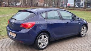 Blue Opel Astra 2011 in Riga, with an engine capacity of 1.70 L and mileage of 0 thousand km for 1570 €, photo 8 on AUTOMOTO.COM.LV