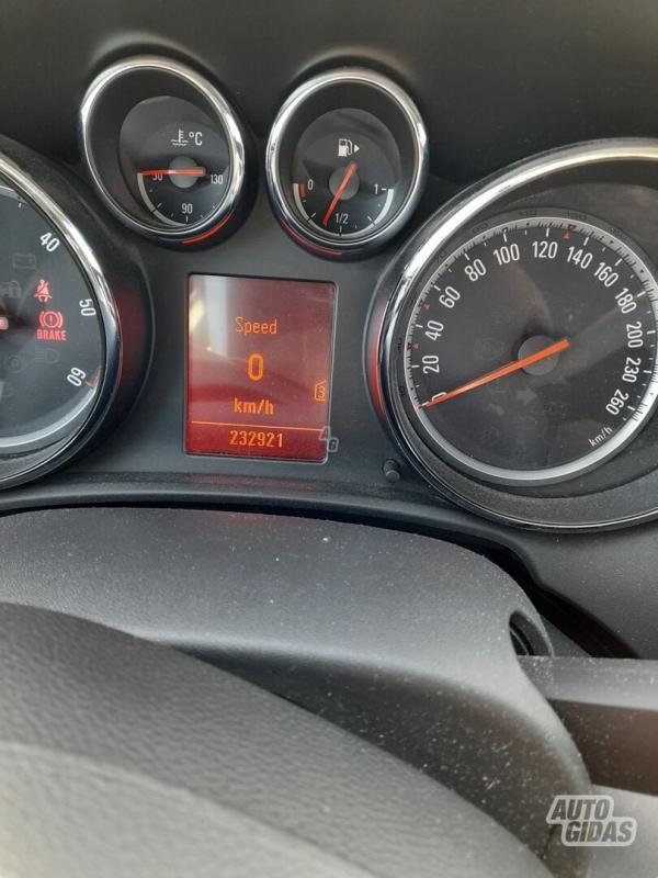 Blue Opel Astra 2011 in Panevezys, with an engine capacity of 1.70 L and mileage of 233 thousand km for 2700 €, photo 4 on AUTOMOTO.COM.LV