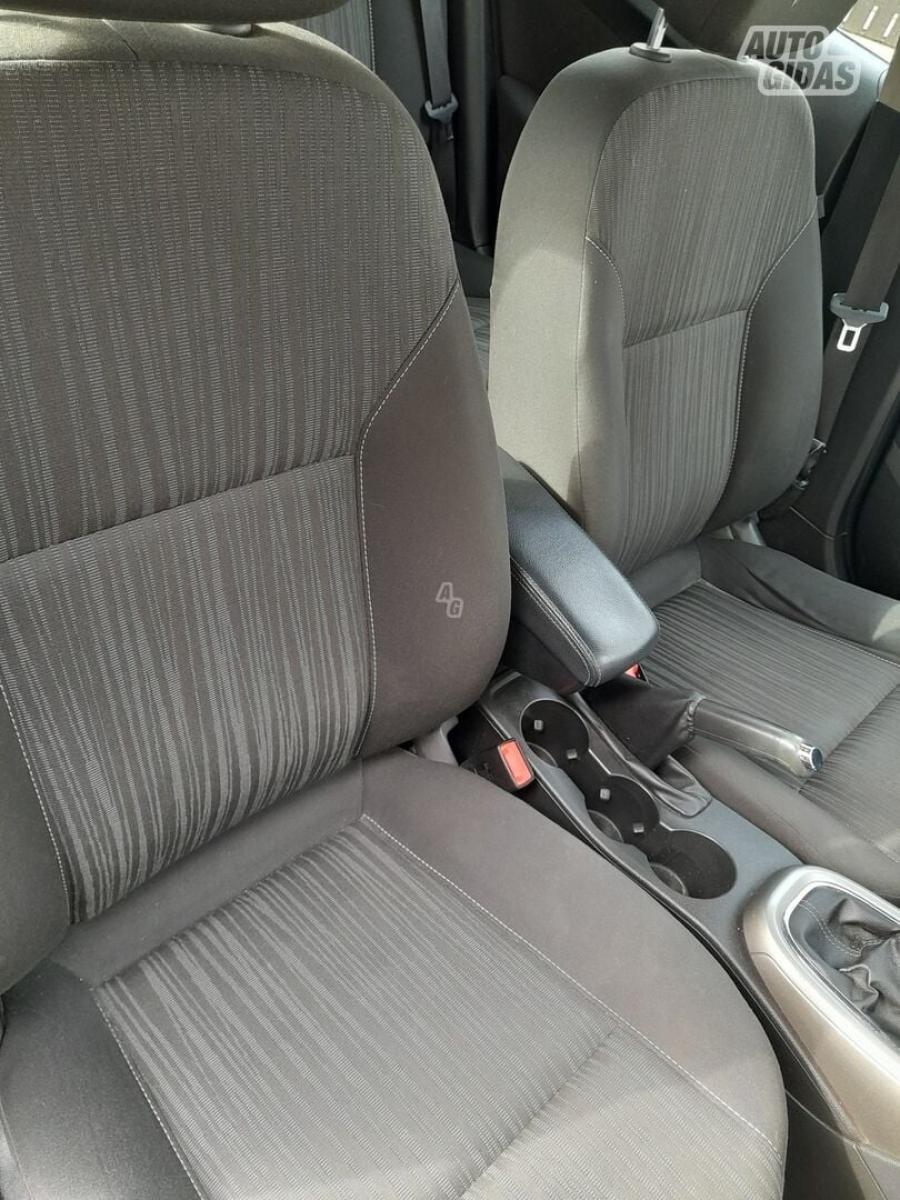 Blue Opel Astra 2011 in Panevezys, with an engine capacity of 1.70 L and mileage of 233 thousand km for 2700 €, photo 7 on AUTOMOTO.COM.LV