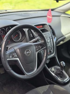 Blue Opel Astra 2011 in Vilnius, with an engine capacity of 1.30 L and mileage of 214 thousand km for 2150 €, photo 7 on AUTOMOTO.COM.LV