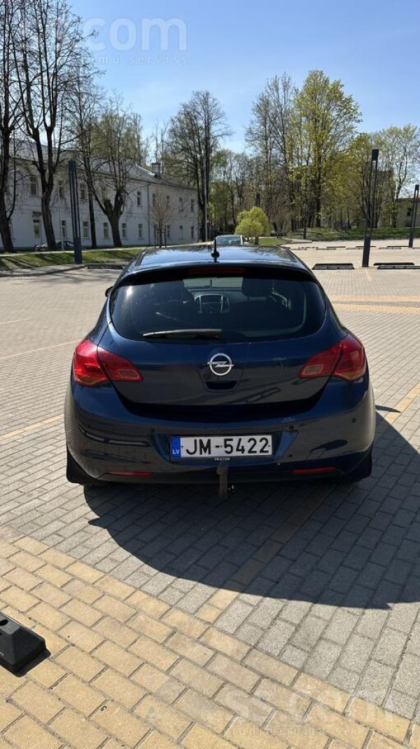 Zils Opel Astra 2011 Rīga, ar dzinēja tilpumu 1.70 L un nobraukumu 286 tūkst. km par 2900 €, foto 5 vietnē AUTOMOTO.COM.LV