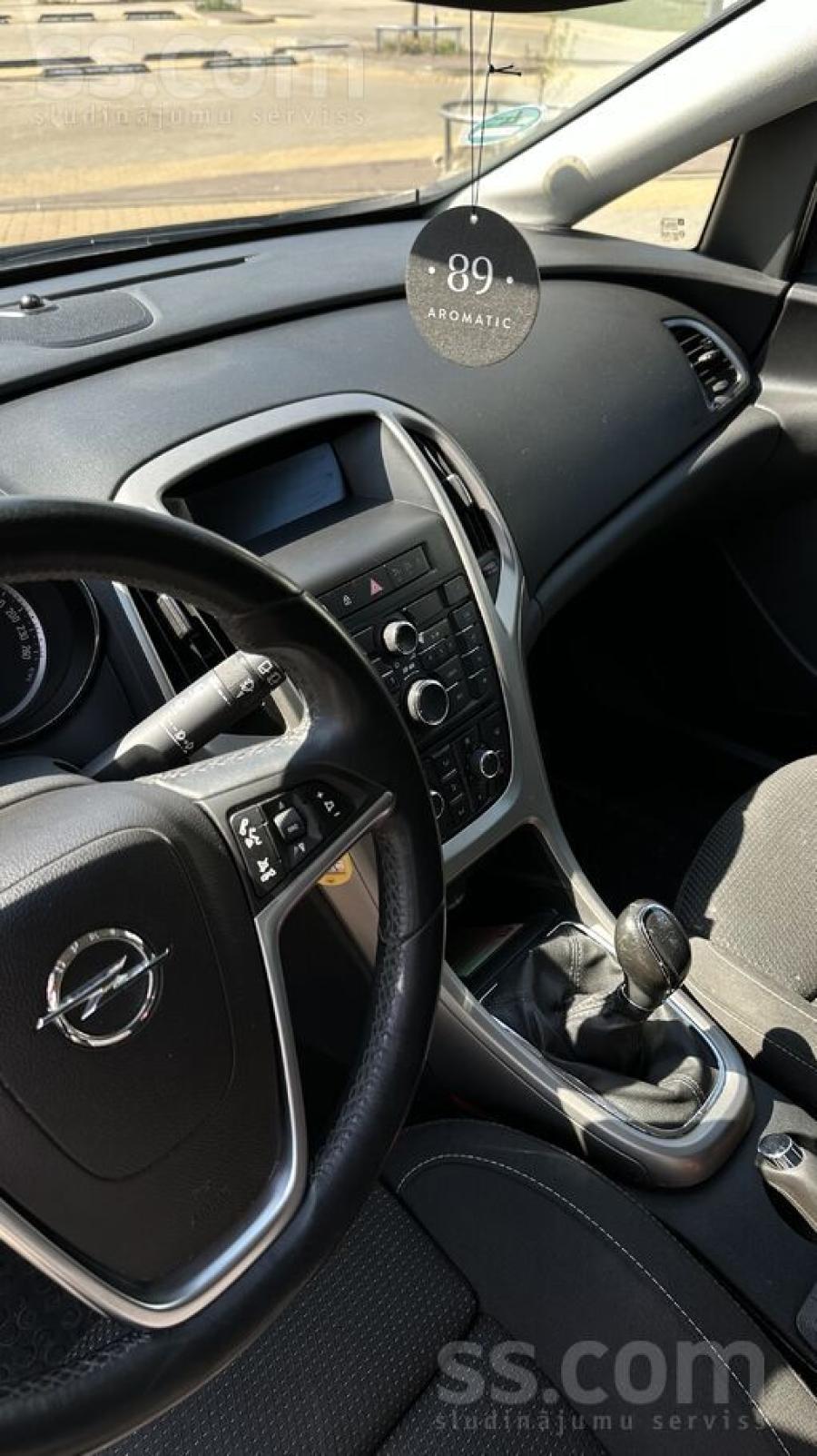 Zils Opel Astra 2011 Rīga, ar dzinēja tilpumu 1.70 L un nobraukumu 286 tūkst. km par 2900 €, foto 12 vietnē AUTOMOTO.COM.LV