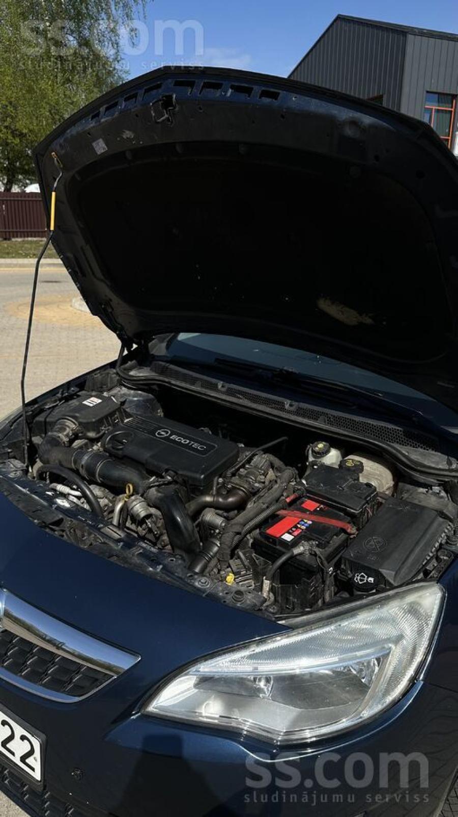 Zils Opel Astra 2011 Rīga, ar dzinēja tilpumu 1.70 L un nobraukumu 286 tūkst. km par 2900 €, foto 13 vietnē AUTOMOTO.COM.LV