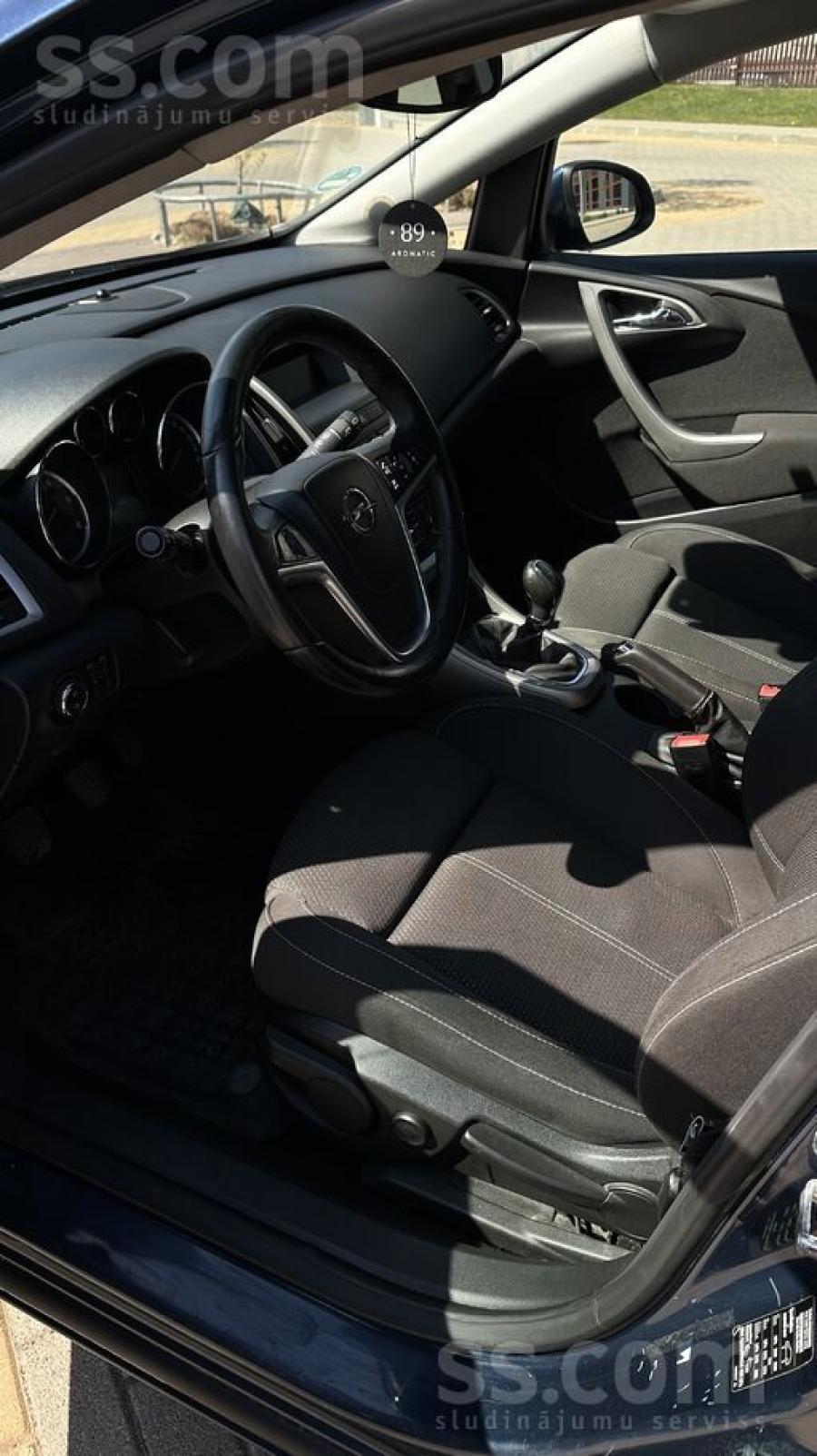 Zils Opel Astra 2011 Rīga, ar dzinēja tilpumu 1.70 L un nobraukumu 286 tūkst. km par 2900 €, foto 14 vietnē AUTOMOTO.COM.LV