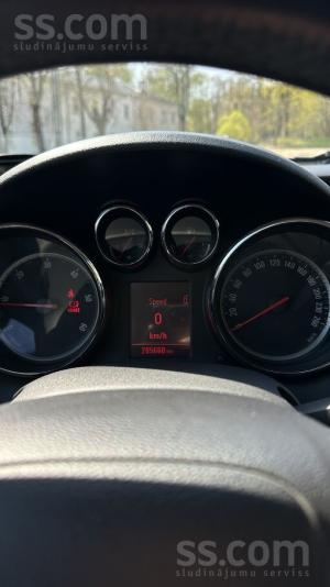 Zils Opel Astra 2011 Rīga, ar dzinēja tilpumu 1.70 L un nobraukumu 286 tūkst. km par 2900 €, foto 17 vietnē AUTOMOTO.COM.LV