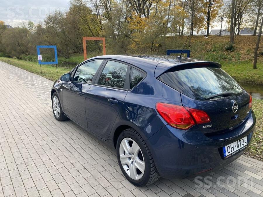 Zils Opel Astra 2011 Rēzekne, ar dzinēja tilpumu 1.70 L un nobraukumu 0 tūkst. km par 3850 €, foto 9 vietnē AUTOMOTO.COM.LV
