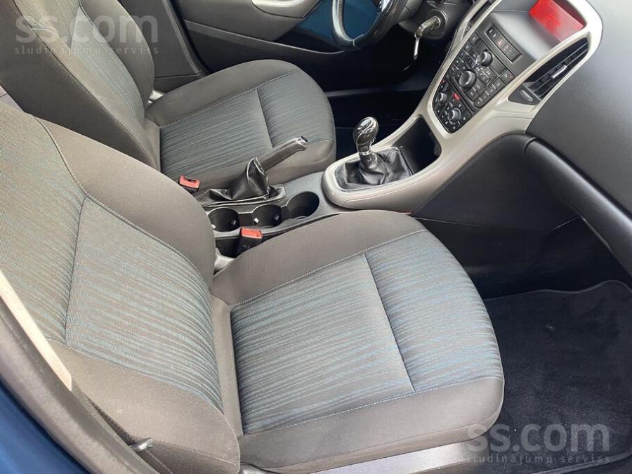Zils Opel Astra 2011 Rēzekne, ar dzinēja tilpumu 1.70 L un nobraukumu 0 tūkst. km par 3850 €, foto 13 vietnē AUTOMOTO.COM.LV