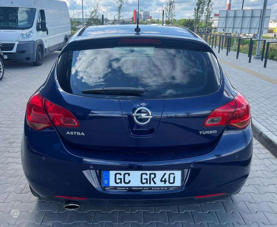 Zils Opel Astra 2011 Viļņa, ar dzinēja tilpumu 1.40 L un nobraukumu 237 tūkst. km par 3800 €, foto 7 vietnē AUTOMOTO.COM.LV