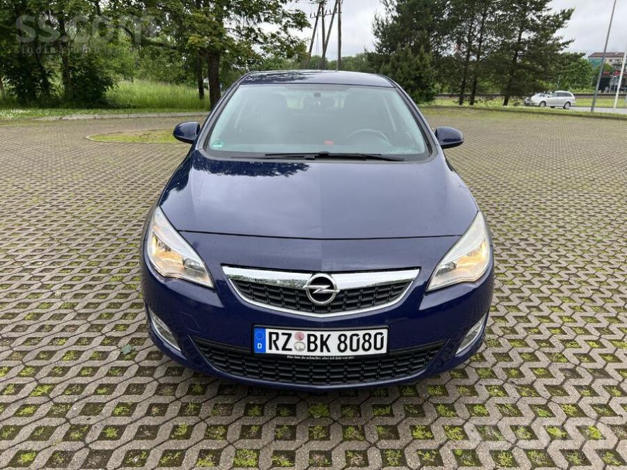 Zils Opel Astra 2011 Cēsis, ar dzinēja tilpumu 1.40 L un nobraukumu 223 tūkst. km par 3500 €, foto 9 vietnē AUTOMOTO.COM.LV