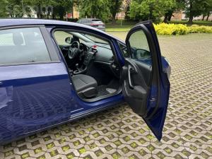 Zils Opel Astra 2011 Cēsis, ar dzinēja tilpumu 1.40 L un nobraukumu 223 tūkst. km par 3500 €, foto 26 vietnē AUTOMOTO.COM.LV