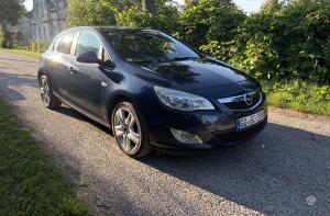 Blue Opel Astra 2011 in Vilkaviskis, with an engine capacity of 1.25 L and mileage of 220 thousand km for 3000 €, photo 3 on AUTOMOTO.COM.LV