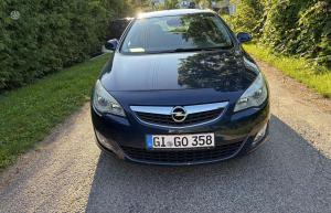 Blue Opel Astra 2011 in Vilkaviskis, with an engine capacity of 1.25 L and mileage of 220 thousand km for 3000 €, photo 4 on AUTOMOTO.COM.LV